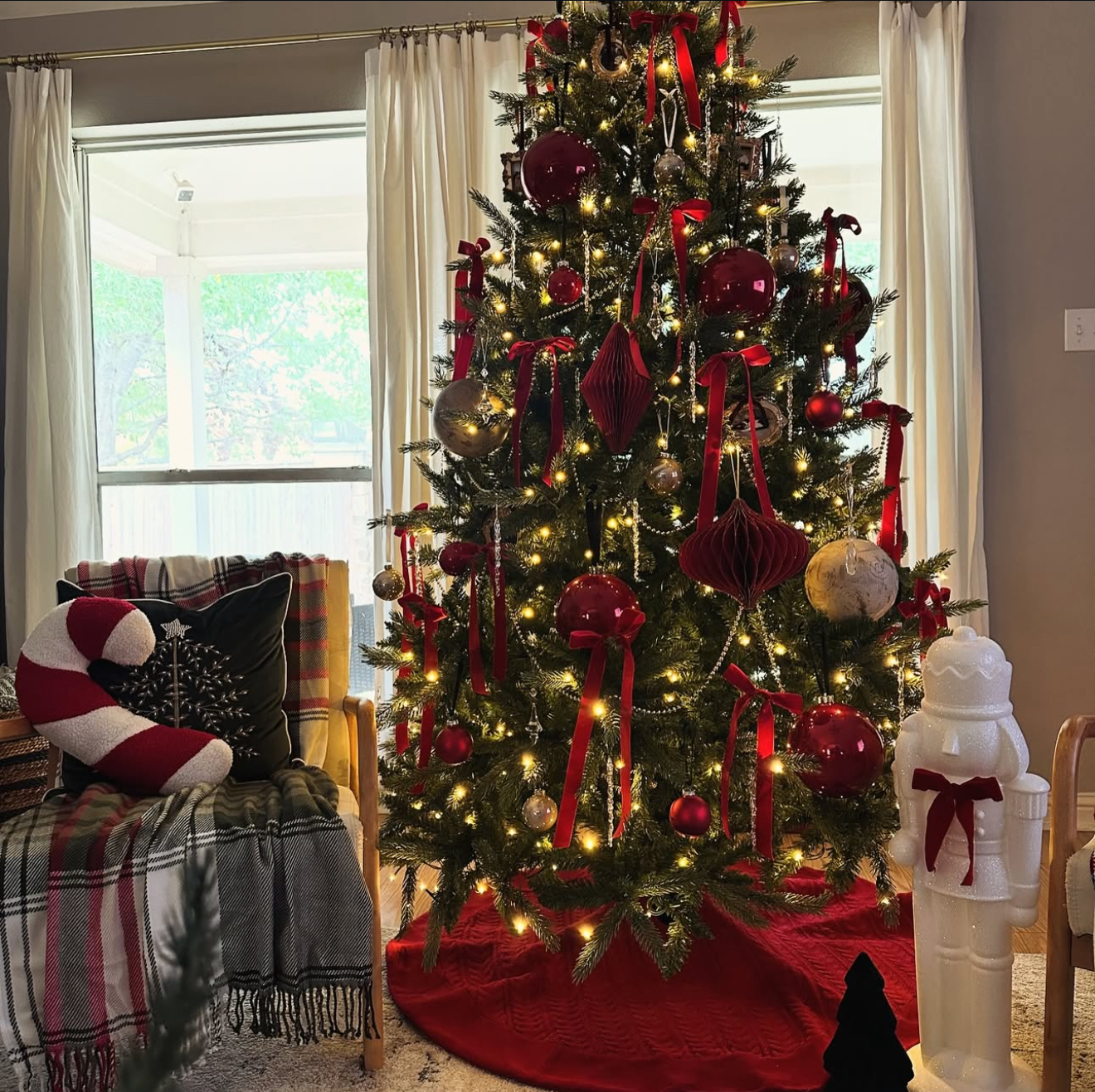 25 Christmas Tree Decor Ideas for Elegant, Modern, and Traditional ...