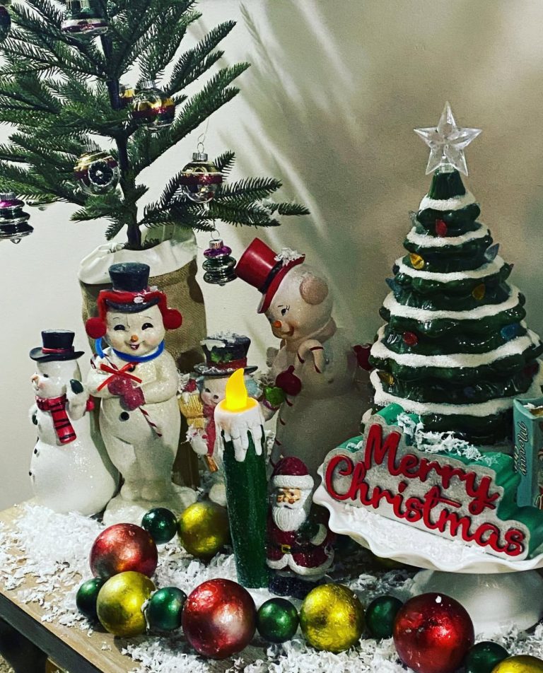 35 Vintage Christmas Decor Ideas for a Cozy, Classic, and Timeless ...