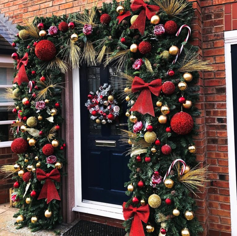 35 Christmas Door Decorations to Inspire Your Festive Home, School, and ...