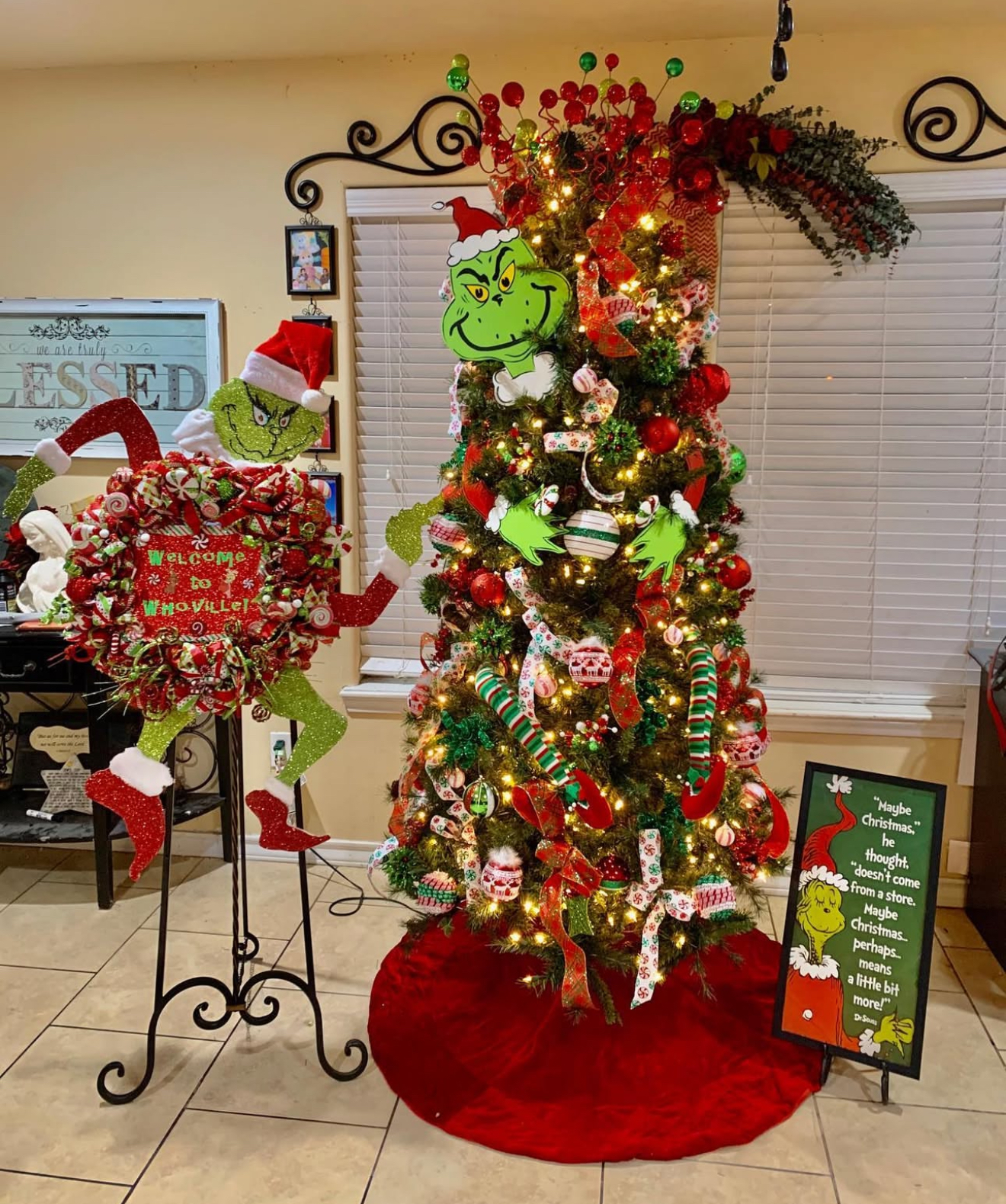 30 Grinch Christmas Decorations to Transform Your Home, Party, and ...