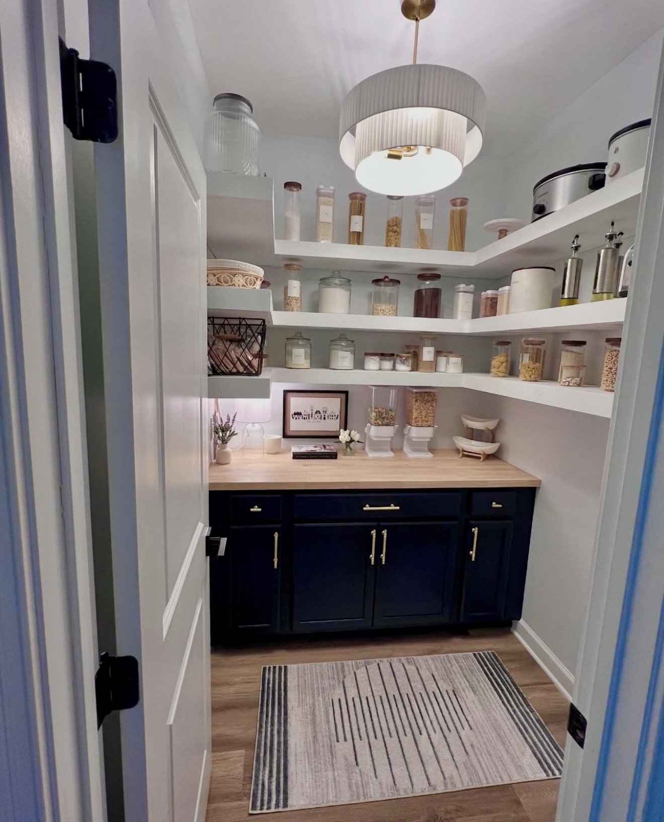 30 Small Pantry Ideas 2026 to Transform Your Kitchen with Stylish ...