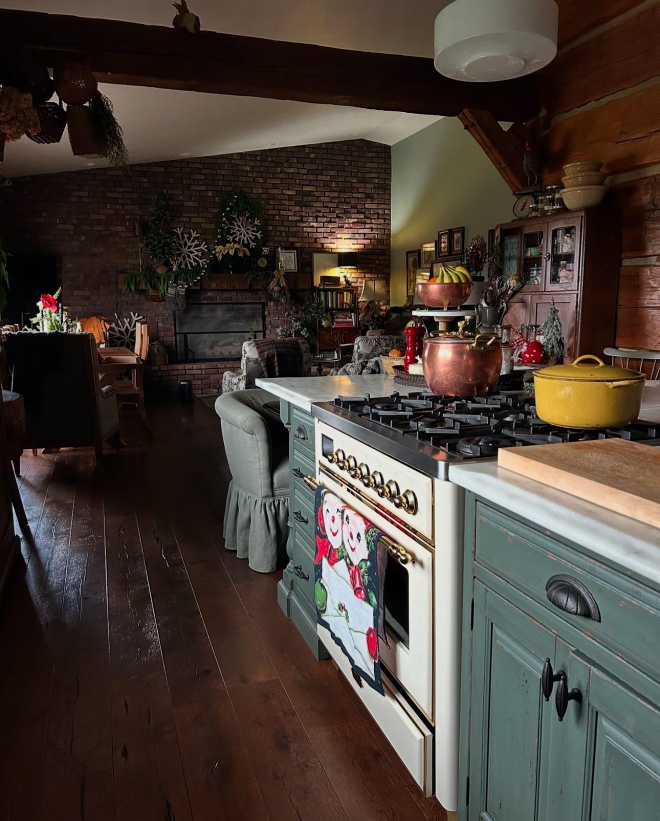 35 Rustic Christmas Decor Ideas to Create a Cozy Farmhouse Holiday ...