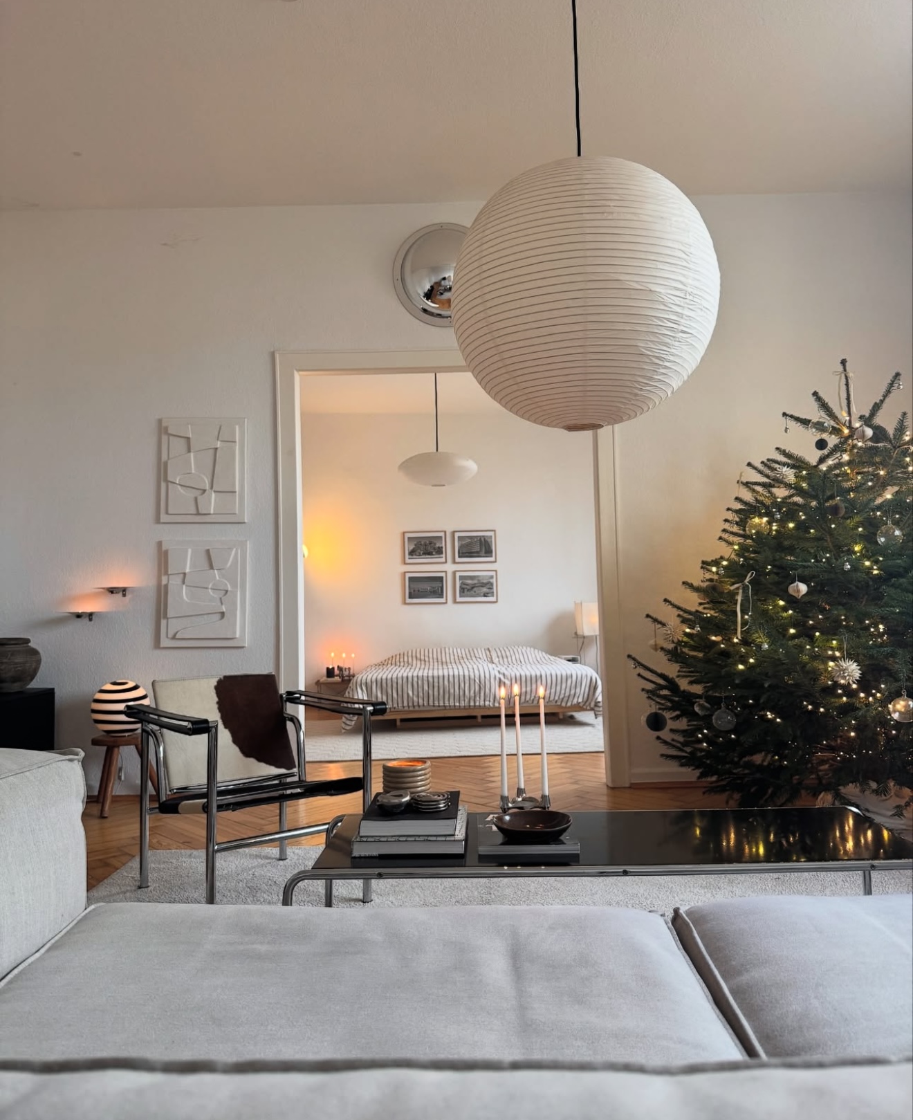 30 Apartment Christmas Decor Ideas to Make Small Spaces Cozy and ...