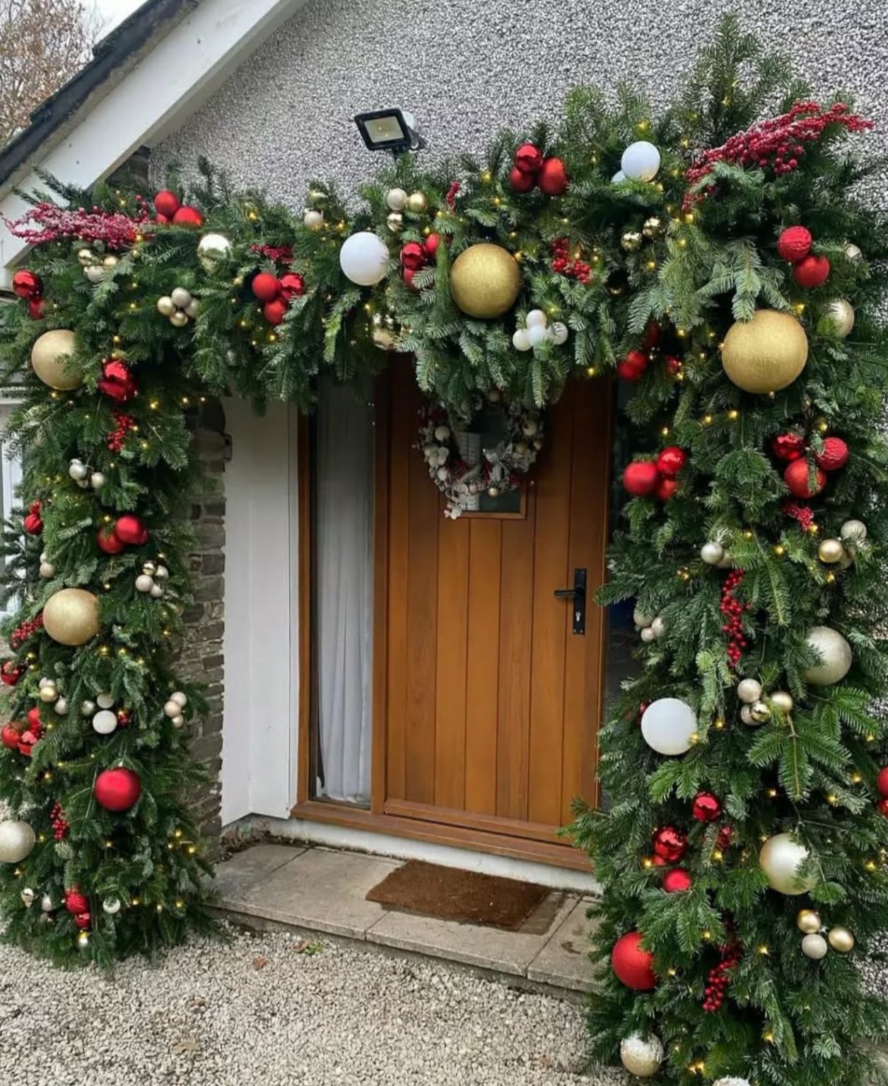 35 Christmas Door Decorations to Inspire Your Festive Home, School, and ...