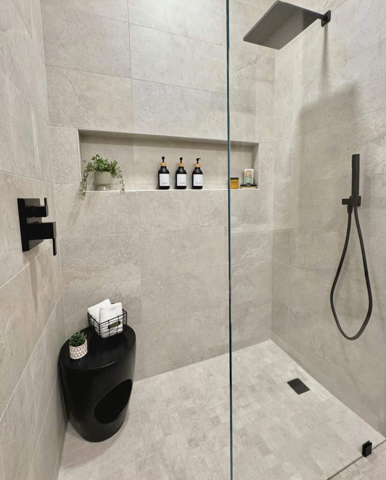 35 Shower Tile Ideas 2026 for Timeless, Modern, and Luxury Bathroom ...