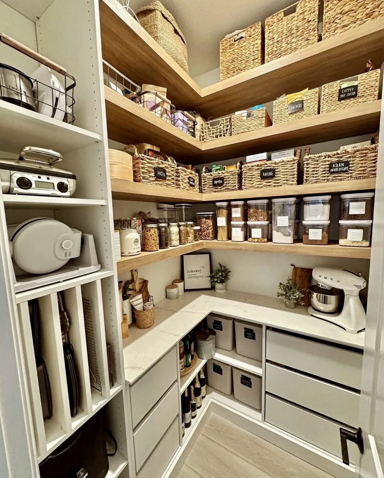 30 Pantry Cabinet 2026 Ideas for Stylish Kitchen Organization and Smart ...