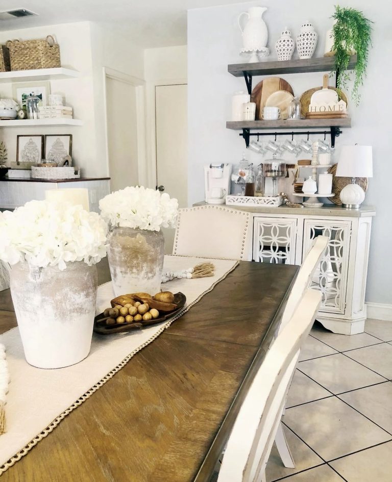 30 Kitchen Table Decor 2026 Ideas for Everyday and Seasonal Centerpiece ...