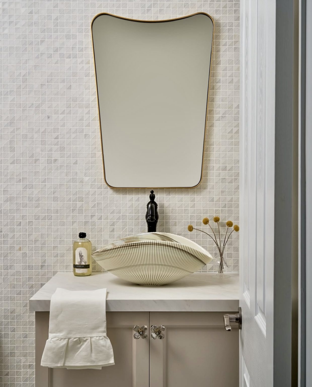 35 Powder Room Ideas 2026: Stunning Small-Space Designs With Moody ...