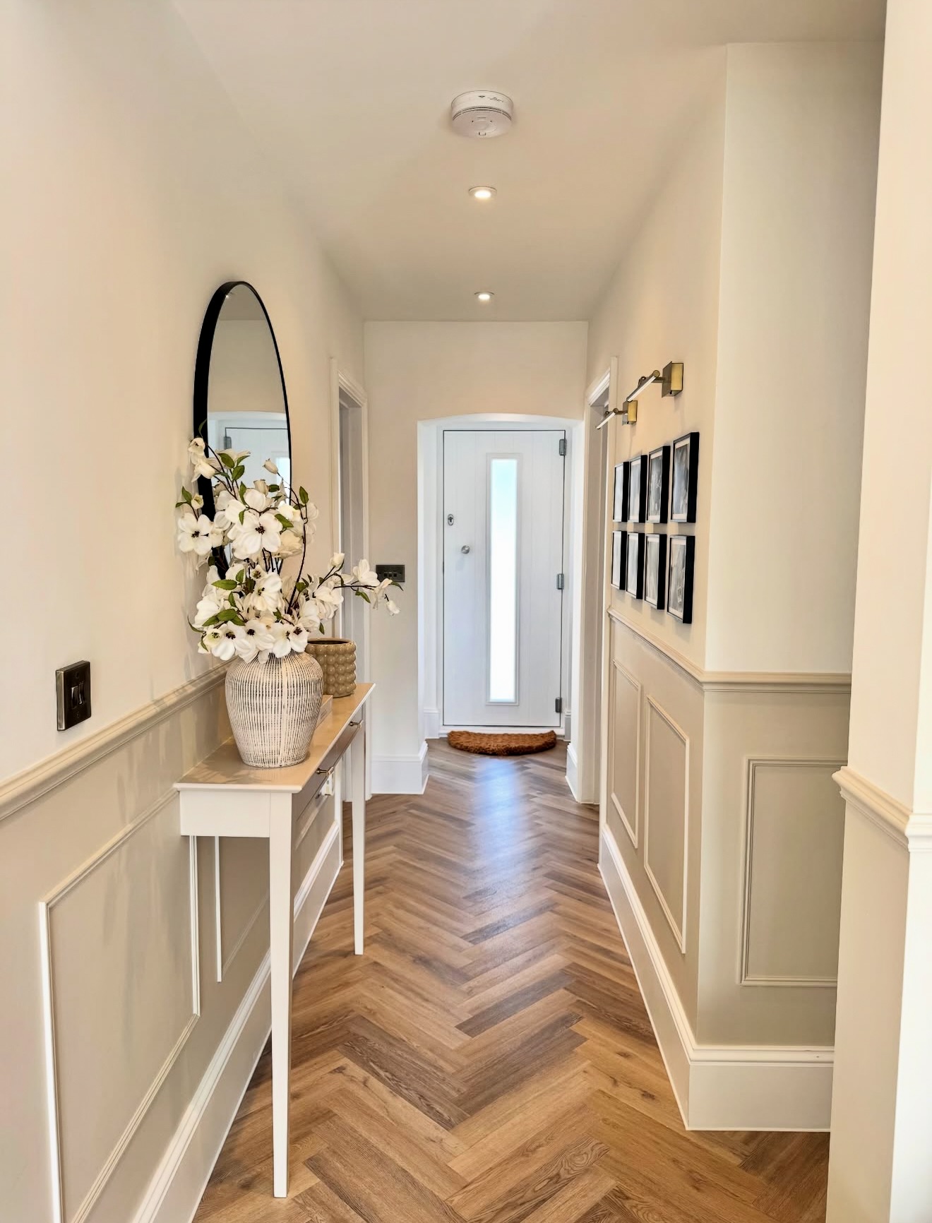 35 Hallway Ideas 2026: Stylish Modern Designs For Narrow, Long, And ...