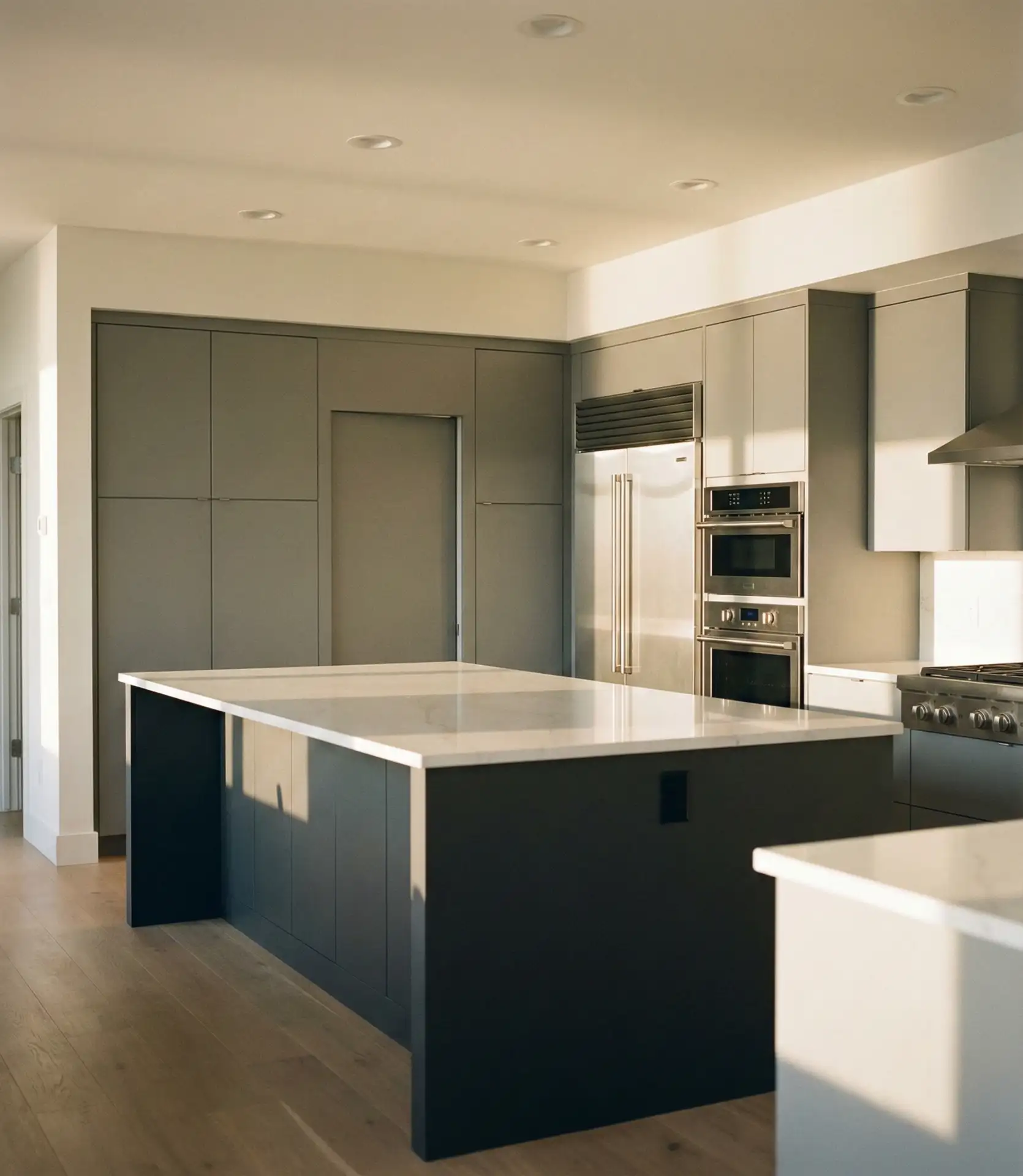 46 Kitchen Layout Ideas for 2026: From Compact Galley to Double Island ...